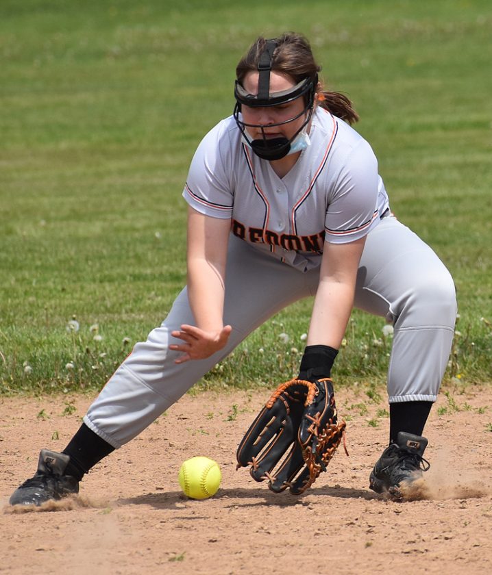 First-inning fun | News, Sports, Jobs - Observer Today